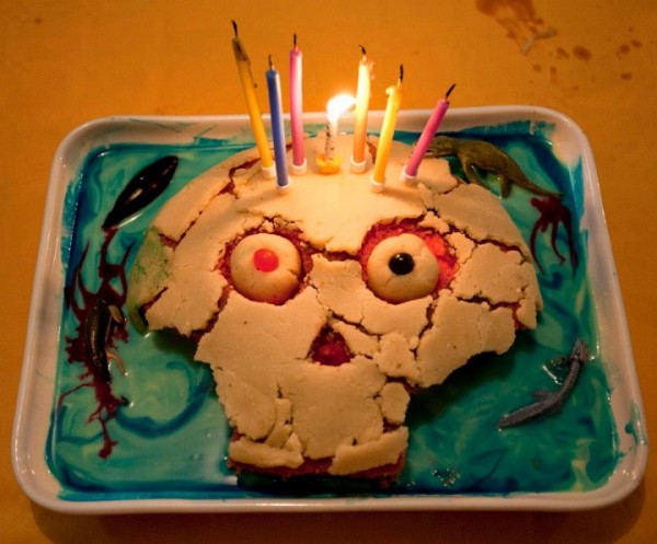 Some Weird Designs Of Cake, Its Feels Nasty To Take A Bite From Them