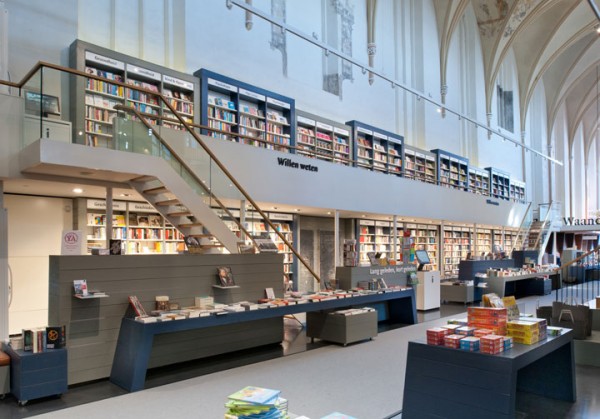 Fifteenth-Century-Gothic-Cathedral-Transformed-Library-13 | TechnoCrazed