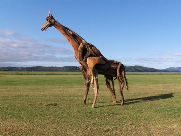 Jeffro-makes-impressive-sculptures-made-only-with-wood-115 | TechnoCrazed