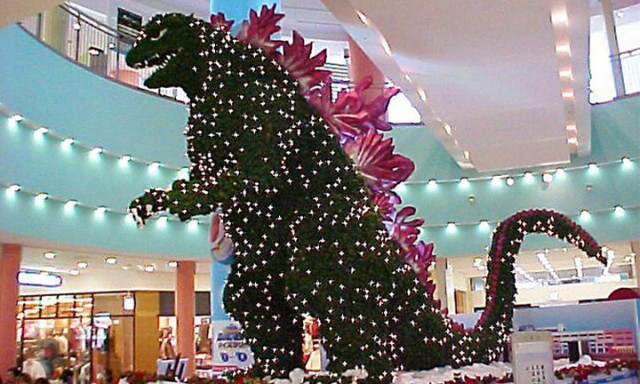 20 Most Wacky And Non-Traditional Christmas Trees (Photo Gallery)