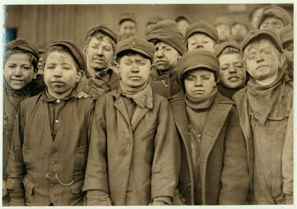 20 Photographs Showing The Child Labor Conditions In Early Twentieth ...