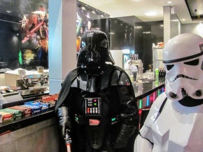 Enjoy A Meal In A Far Galaxy Thanks To This Restaurant In The Colors Of ...